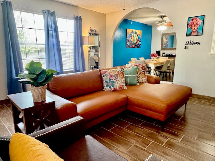 Casa Azul - Great Location! - Eagle Pass, TX