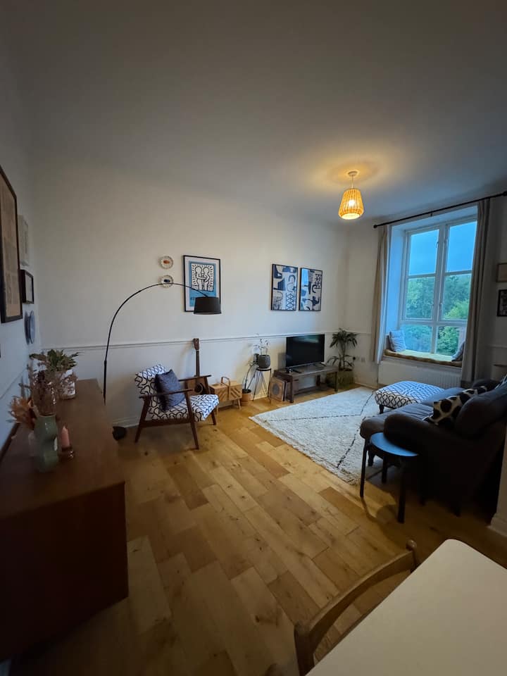1 Bedroom Flat In Leeds - Leeds