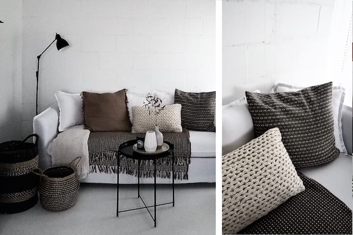 Stylish Studio + Courtyard | Longer Stays Welcome - Glengarry