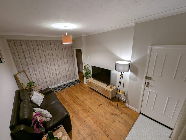 Centrally Located Flat- 5 Minutes To The Beach - West Sussex