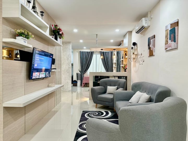 Palazzo Spacious 4br Guest House 10 Pax Free Wifi - Batam