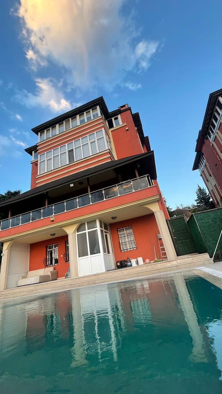 Havuzlu Villa - Riva