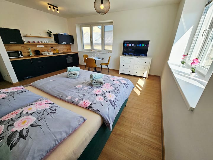 Nový Apartmán Kvetinka V Centre S Kaviarňou - Kysucké Nové Mesto