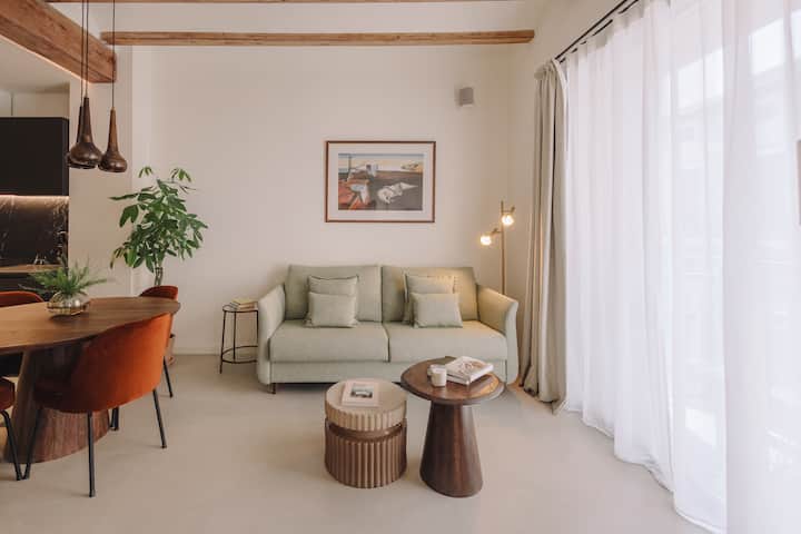 Ruzafa Art Suite · Dalí Dream For Four - Valencia