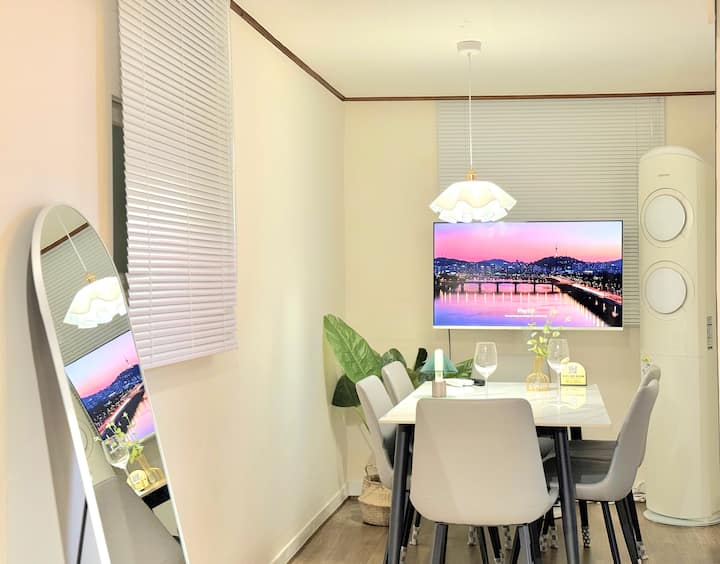 공항철도/직행열차/서울역도보8분1층/6명/3퀸침대/조기입실/건조기/호텔침구/짐보관/명동홍대 - Seoul