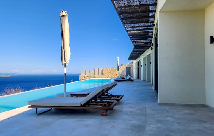 Villa Symposium With Infinity Pool - Lefkada