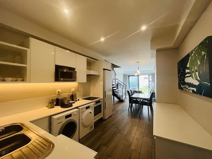 Regency Menlyn, 2 Bed Spacious Double Storey, New! - Pretoria