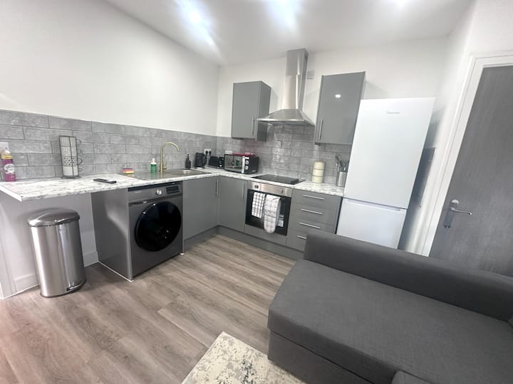 Cosy 1br Flat | Steps To Cardiff Centre - Cardiff