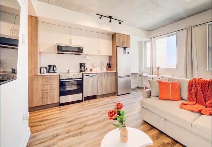 Terracotta 1-bd| Sunrise Views In Downtown Mtl |64 - Montréal, QC