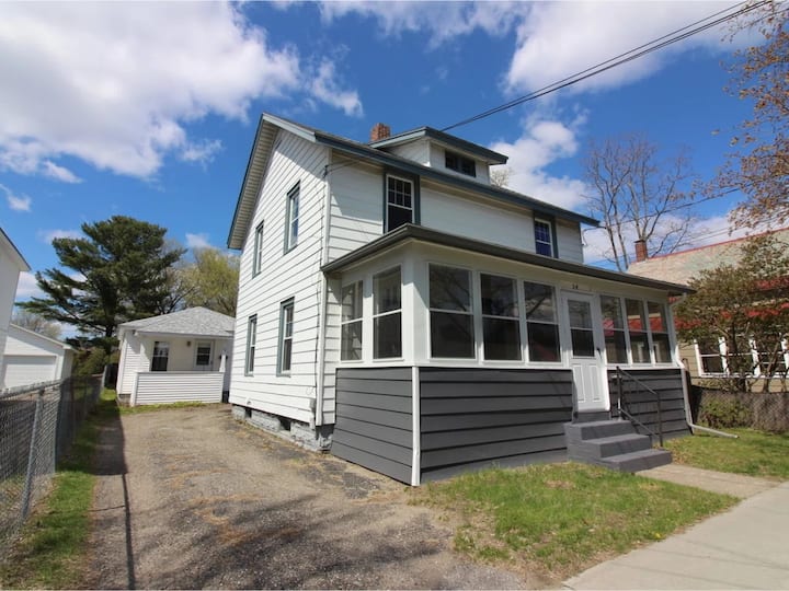 Cozy Craftsman Home - Burlington, VT