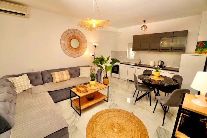 Cozy Detached Home | 7 Guests - Podgorica