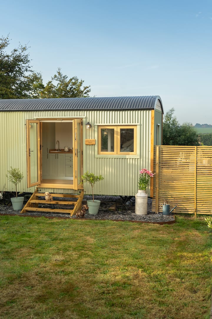 Cosy Shepherd’s Hut - Yorkshire