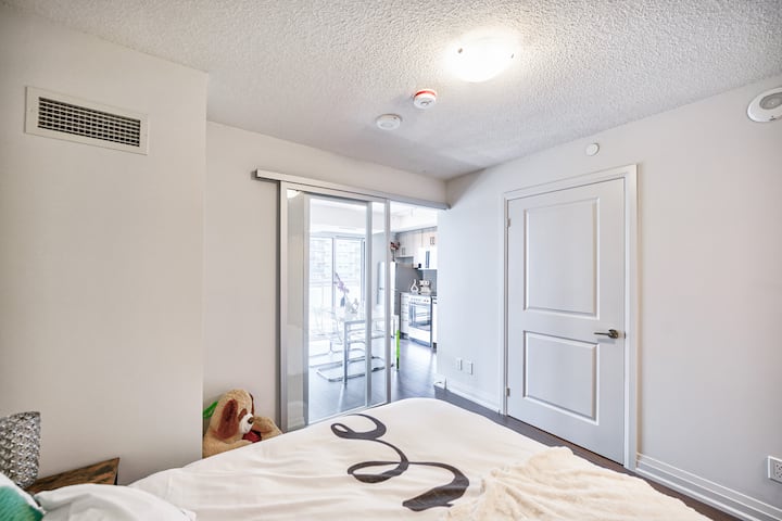 Condo Close To Utsc With Free P - Pickering