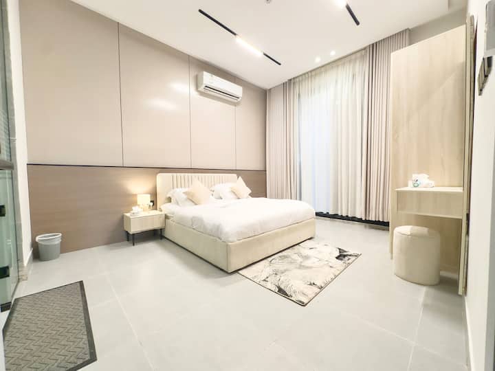 الملقا / غرفتين وصالة أنيقه
دخول ذاتي - Riad