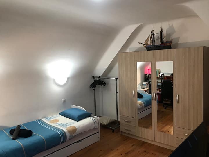 Private Room, 5 Min Walk To City Centre - Trébeurden