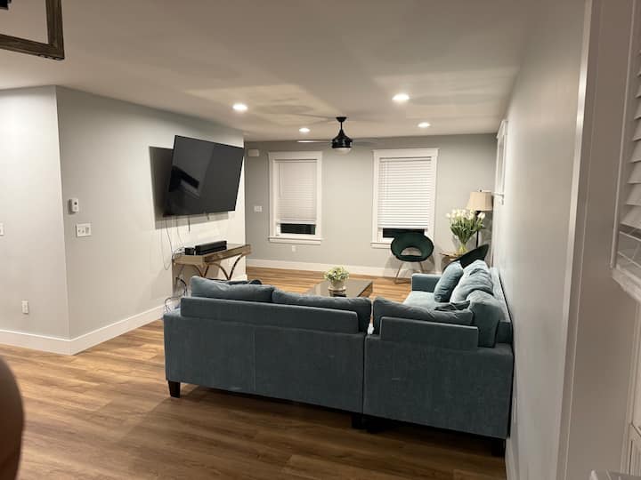 1 Spacious And Self Contained Room Available - Bath, ME