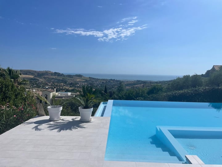 Intera Villa Ebe Luxury - Grottammare