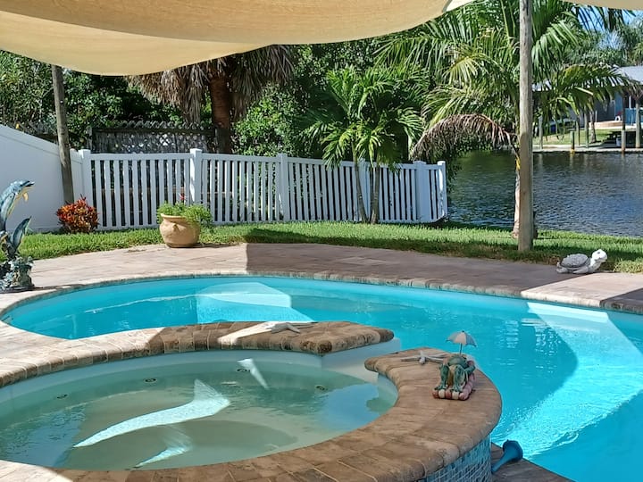Dolphin Waterfront Paradise! - Cocoa Beach
