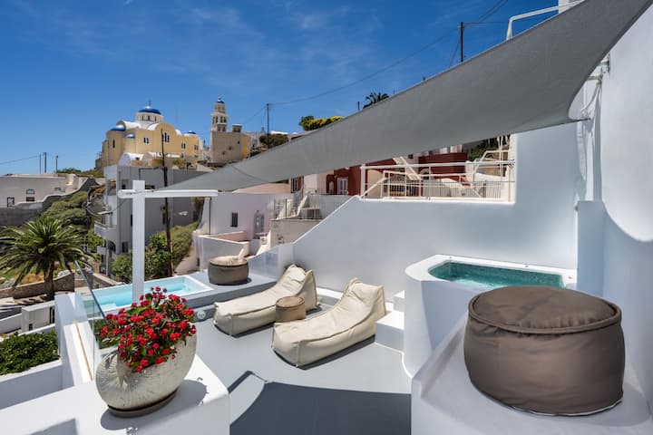 Senior Suite | Private Hot Tub & Sea View - Santorini