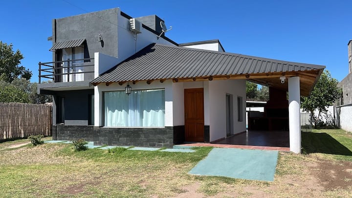 Casa Amplia Con Pileta, Para 10 Personas Máximo - San Rafael