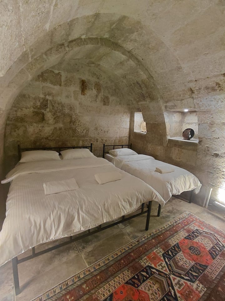 ÜRgüp Merkezde Mağara Oda - Cappadocia