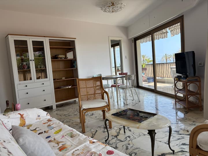 Superbe Appartement Vue Mer & Terrasse Ensoleillée - Menton