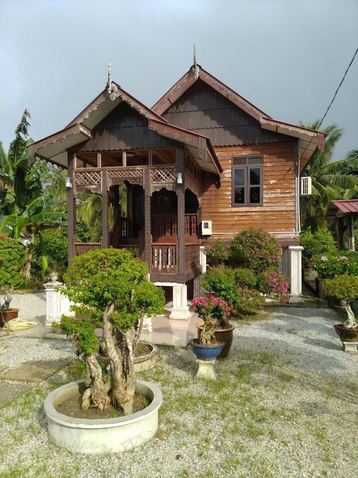 Bougainvella Homestay - Kuala Selangor