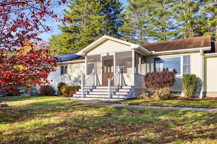 New Year-round Family/pet Friendly Schroon Retreat - Schroon Lake, NY