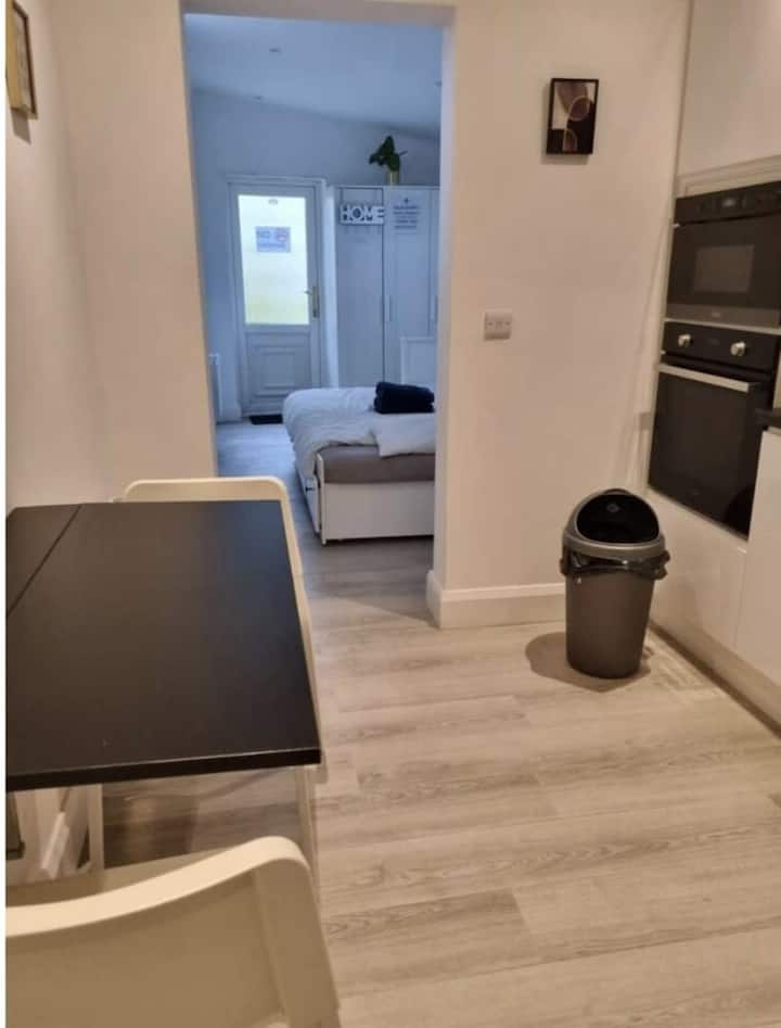 Studio Near The Airport - Dublin