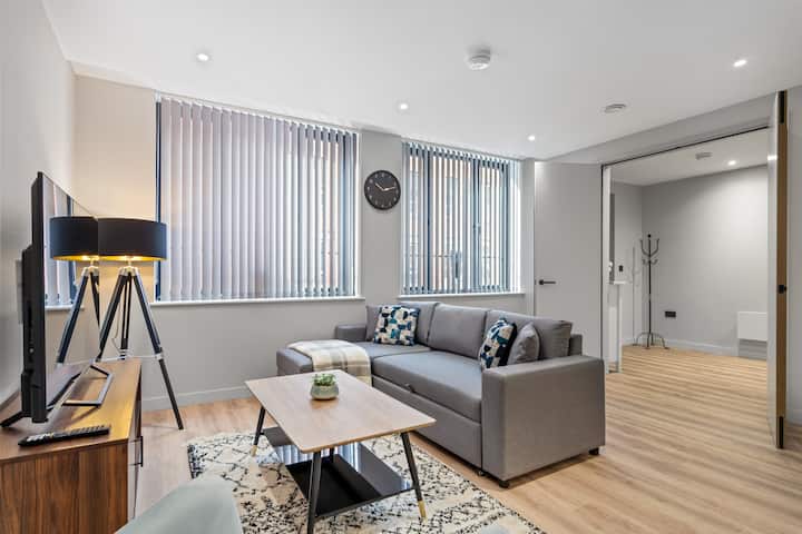 Spacious 2 Bed Duplex In City Centre/ Parking - Birmingham