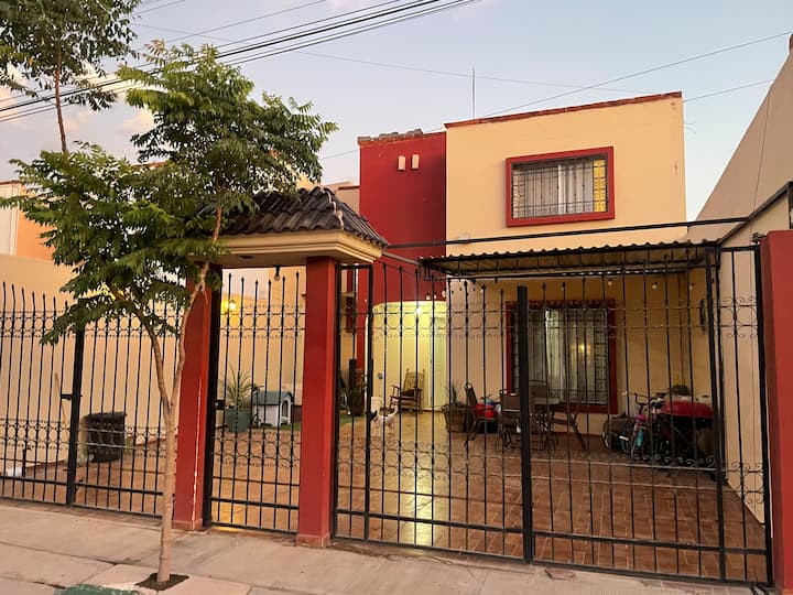 Amplia Y Bonita Casa. Cerca De Zona Industrial - San Luis Potosí