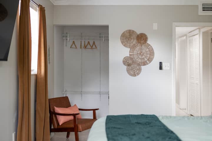 Stylish 2br Home Near Disney & Universal Orlando - Orlando, FL