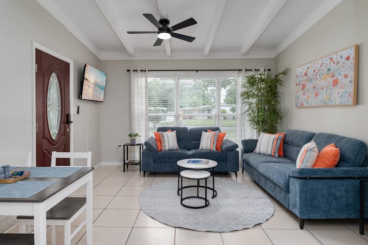 Stylish 2br Home Near Disney & Universal Orlando - Winter Park, FL