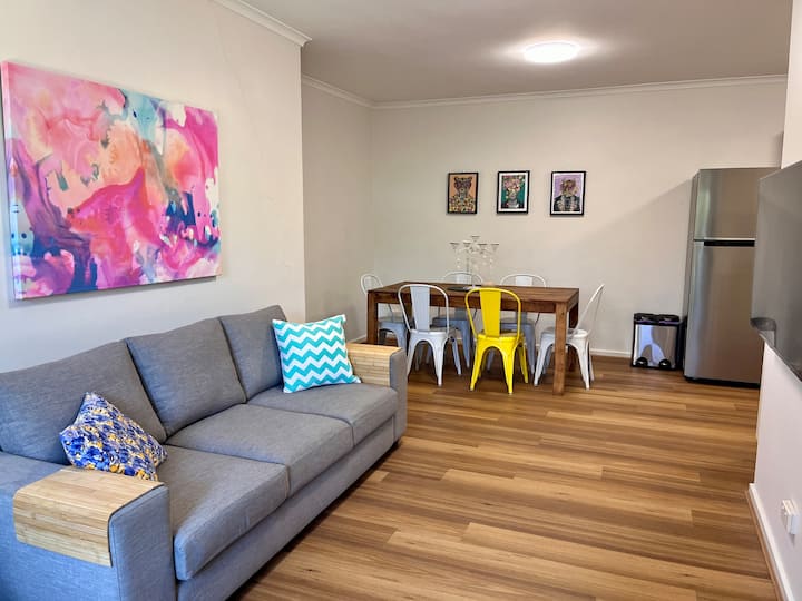 Comfy 3br Unit Near Flemington Races & Showgrounds - Melbourne
