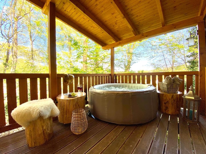 Chalet Mit Kamin Und Whirlpool Im Wald Am Fluss - Hessen