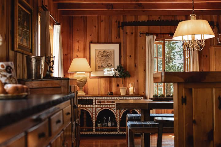 Charming Vintage 1930s Cabin, Walk To Lake & Views - Lake Arrowhead, CA