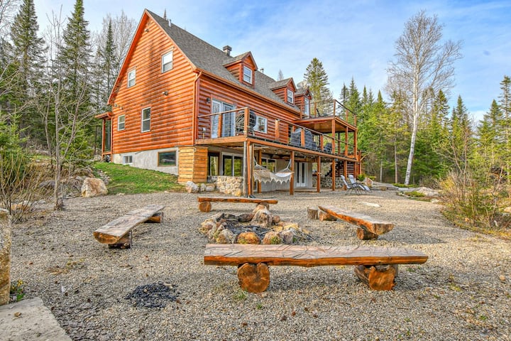River Rock: Escape In Nature - Saint-Donat