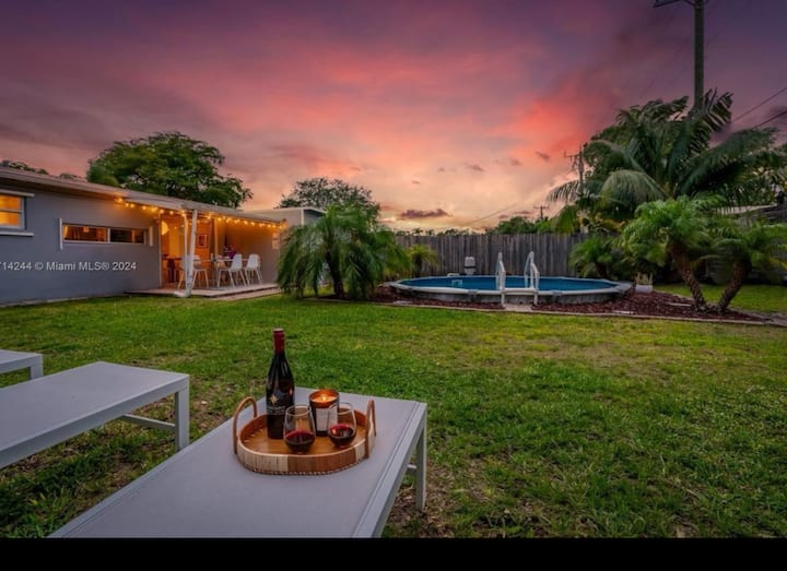 Private Pool Home | Sleeps 12 | Beach & Hard Rock - Davie, FL