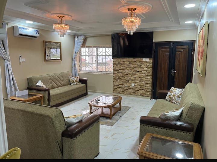 4br Luxury@secluded Estate Free 24/7 Fully Solar - Freetown