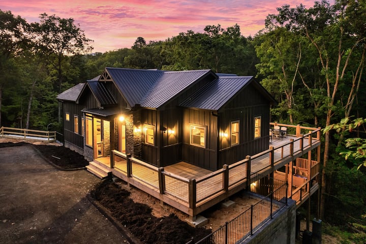 4100sq Ft-brand New Cabin-pool Community-sleeps 24 - Townsend, TN