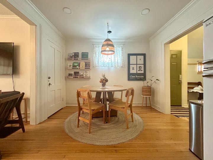 Flower City Abode / Park Ave Roc 2bd/2bath House - Rochester, NY