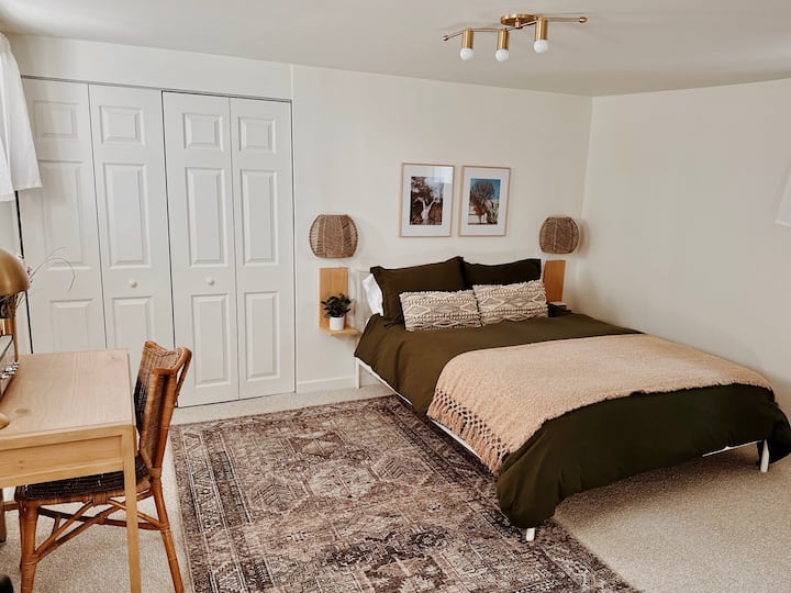 Flower City Abode / Park Ave Roc 2bd/2bath House - Rochester