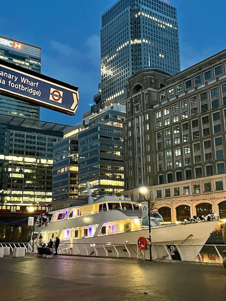 Private Super Yacht In Central London - Greenwich