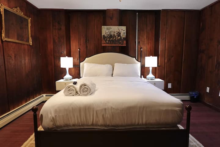 Captain King Room|walk To Brown/risd +Free Parking - Providence, RI