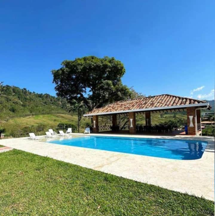 Finca Ubicada En La Via Medellin-jardin - Andes