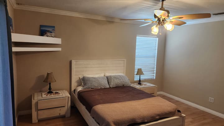 Comfy Master Bedroom - Lancaster, CA
