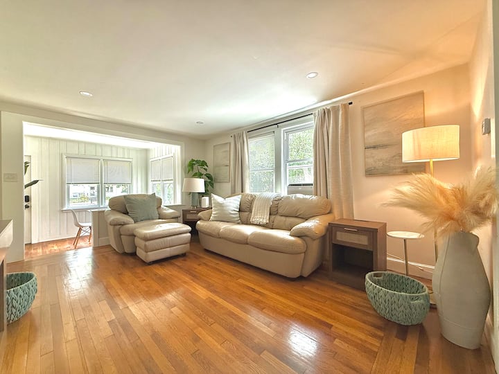 North Haven Central Room, Universities, Hospitals - Wallingford, CT