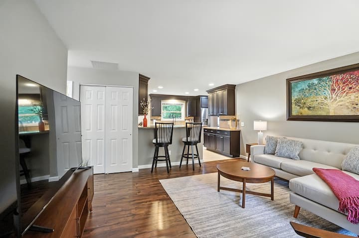 Elegant Toledo Escape - Toledo, OH
