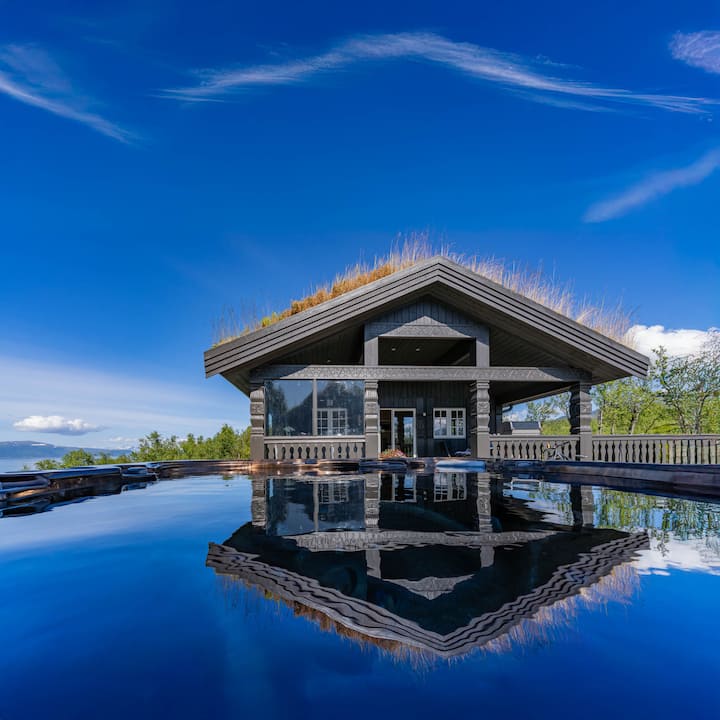 Lyngen Adventure Lodge - Norway