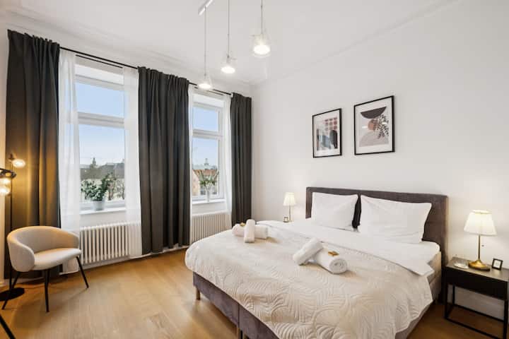 Nuit Apartment: City | Projector | Near Dortmund - Witten